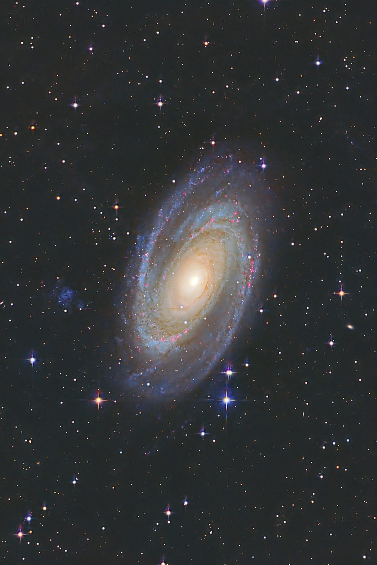 M81 おおくま座の銀河 12/08,09,22,23撮影: 小さな天文台